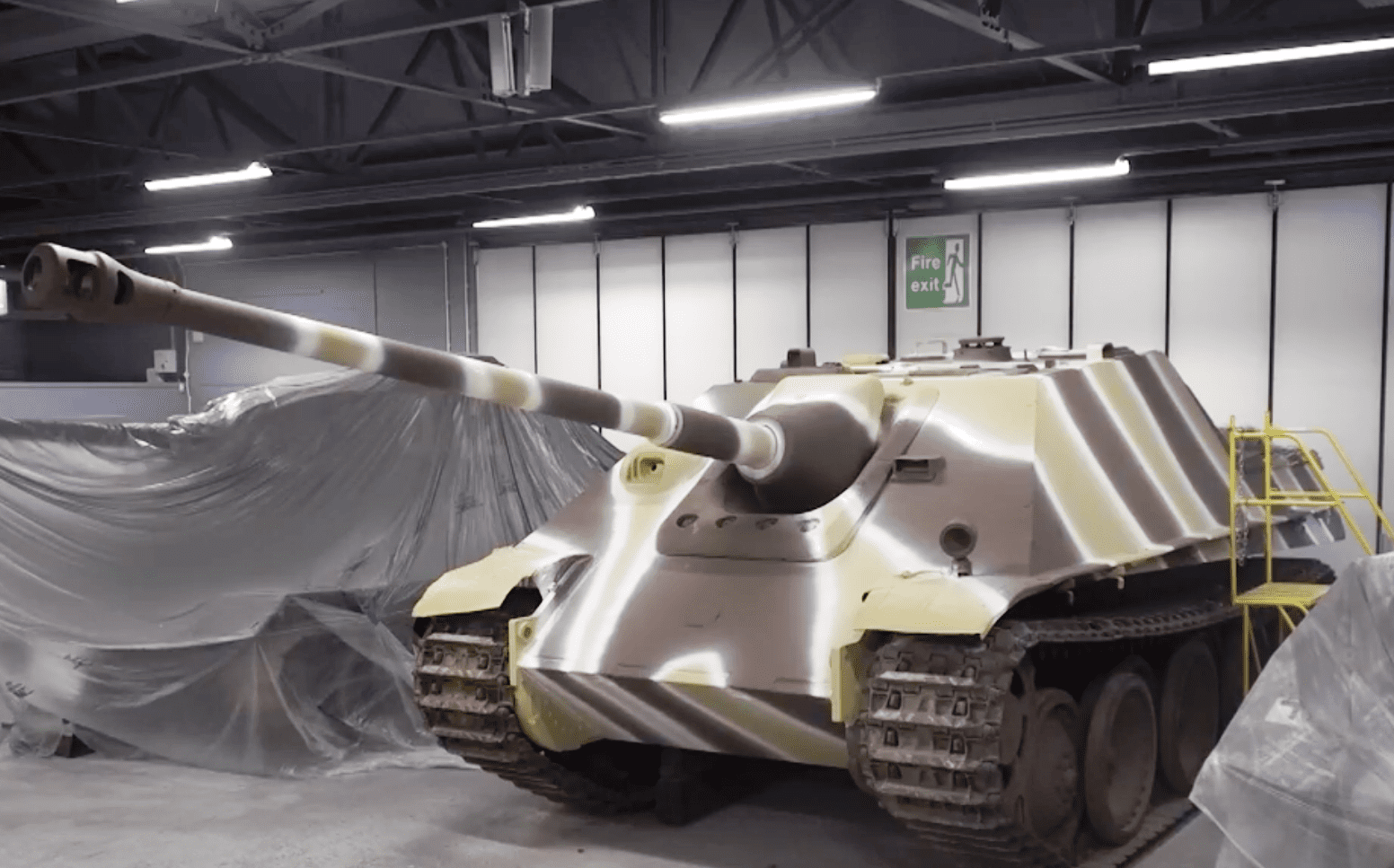 World War Two Tank Repainted And History Comes Back To Life